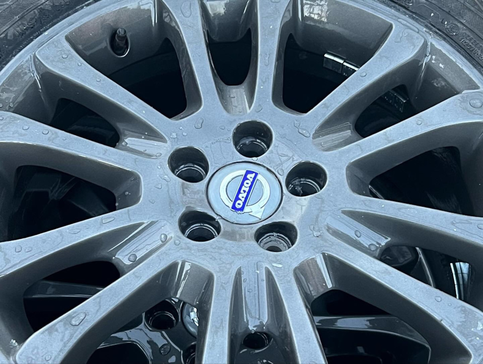 Покраска зимнего комплекта дисков R18 — Volvo XC60 (1G), 2,4 л, 2015 ...
