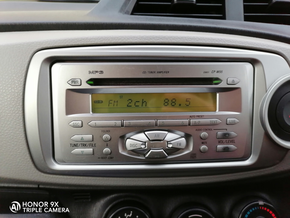 Замена магнитолы+камера — Toyota Vitz (130), 1 л, 2011 года | автозвук ...