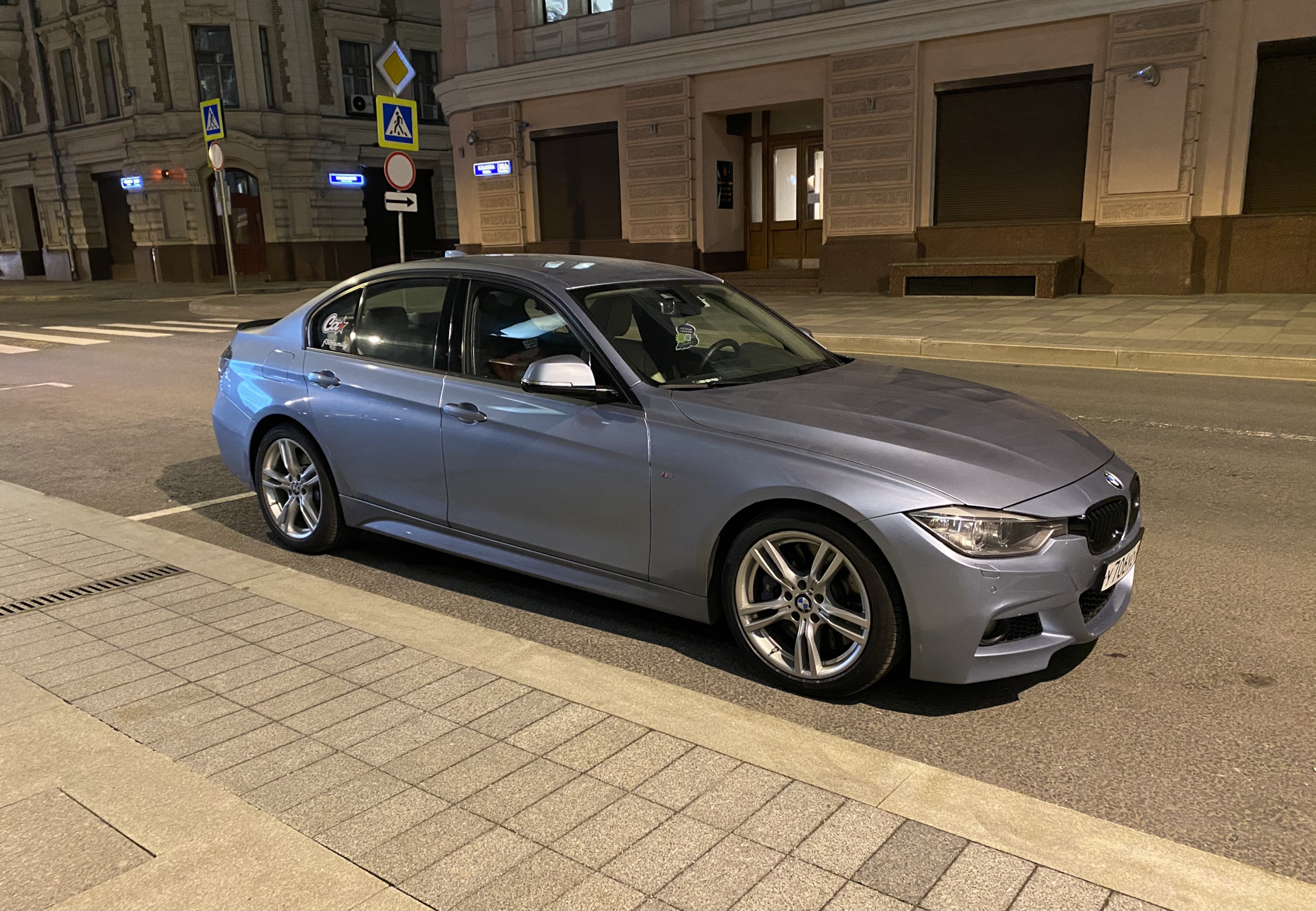 Кнопка «гостиницы» багажника — BMW 3 series (F30), 3 л, 2013 года ...