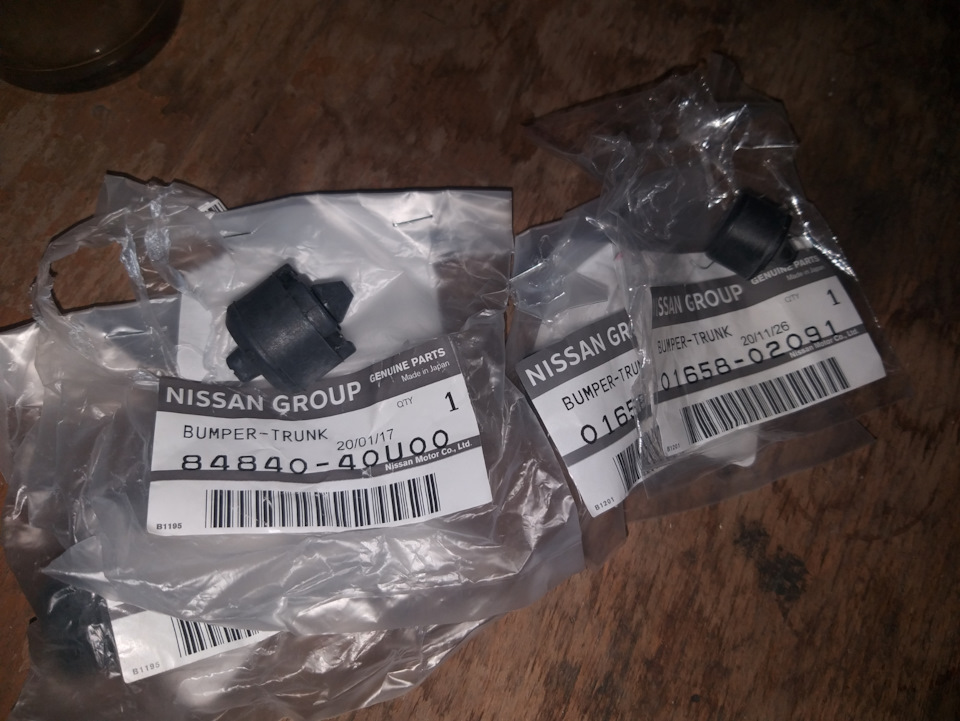 Надоел стук крышки богажника))) — Nissan Maxima QX (A32), 2 л, 1995 ...