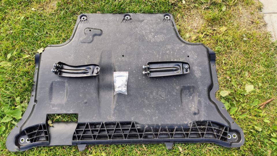 Защита двигателя — Skoda Octavia A7 Mk3, 1,8 л, 2019 года | запчасти ...