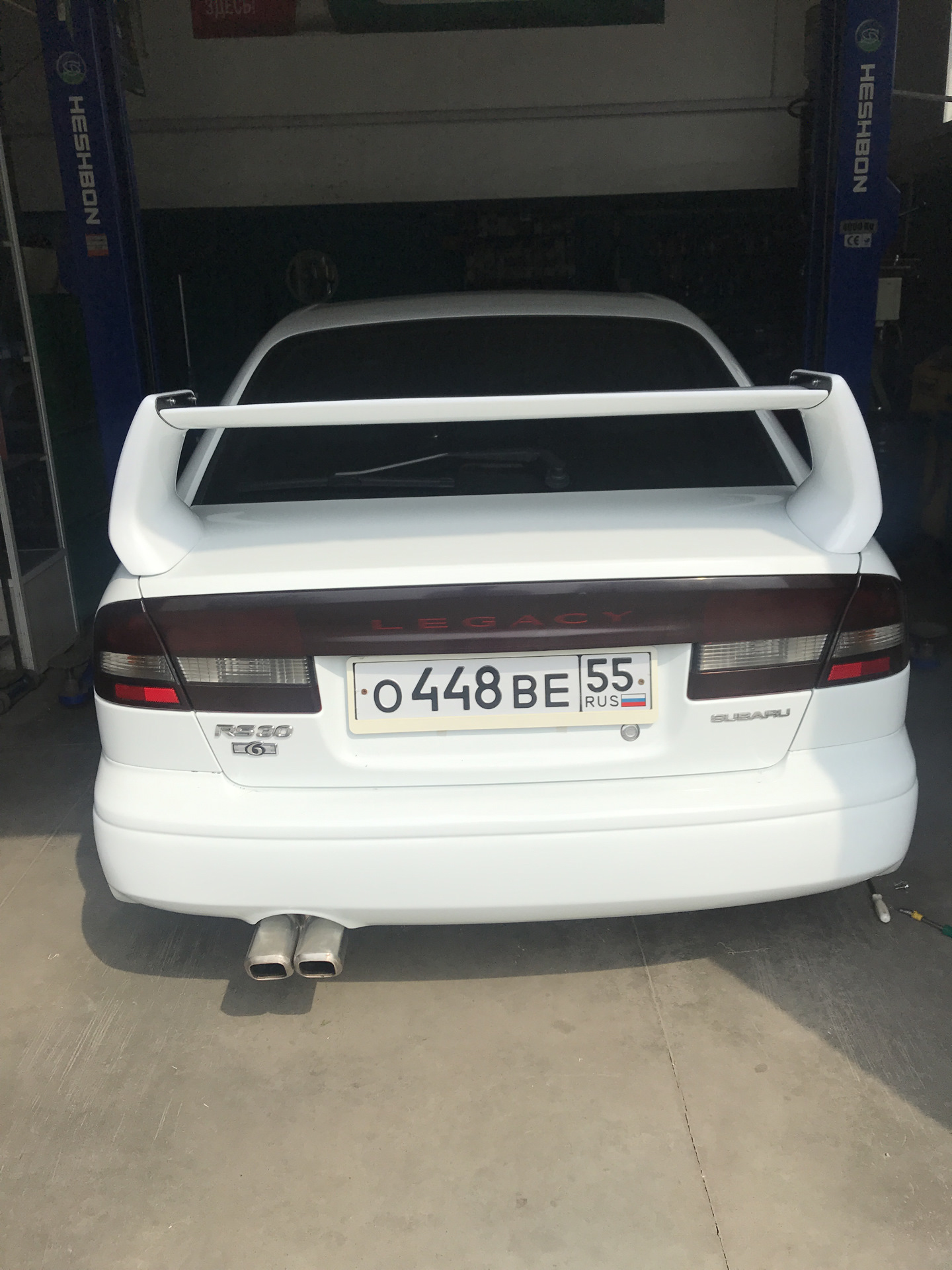 Надо же куда то пиво ставить😁 — Subaru B4 Be 3 л 2003 года тюнинг