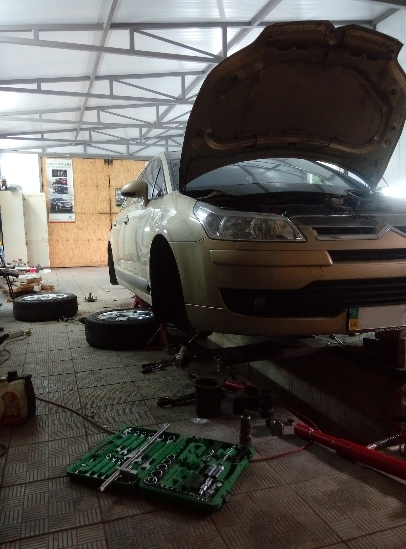 замена подвесного подшипника + пружыны в гранате, масла и сальников в ...