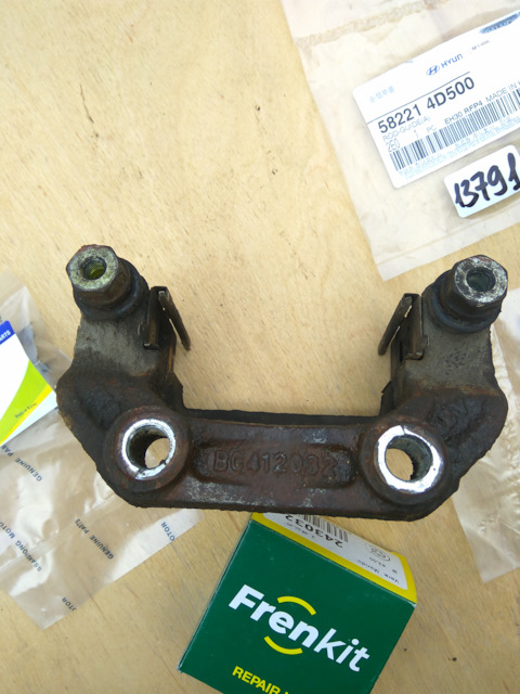 582214D500 НАПРАВЛЯЮЩАЯ ТОРМОЗНОГО СУППОРТА KIA HYUNDAI | Запчасти на ...