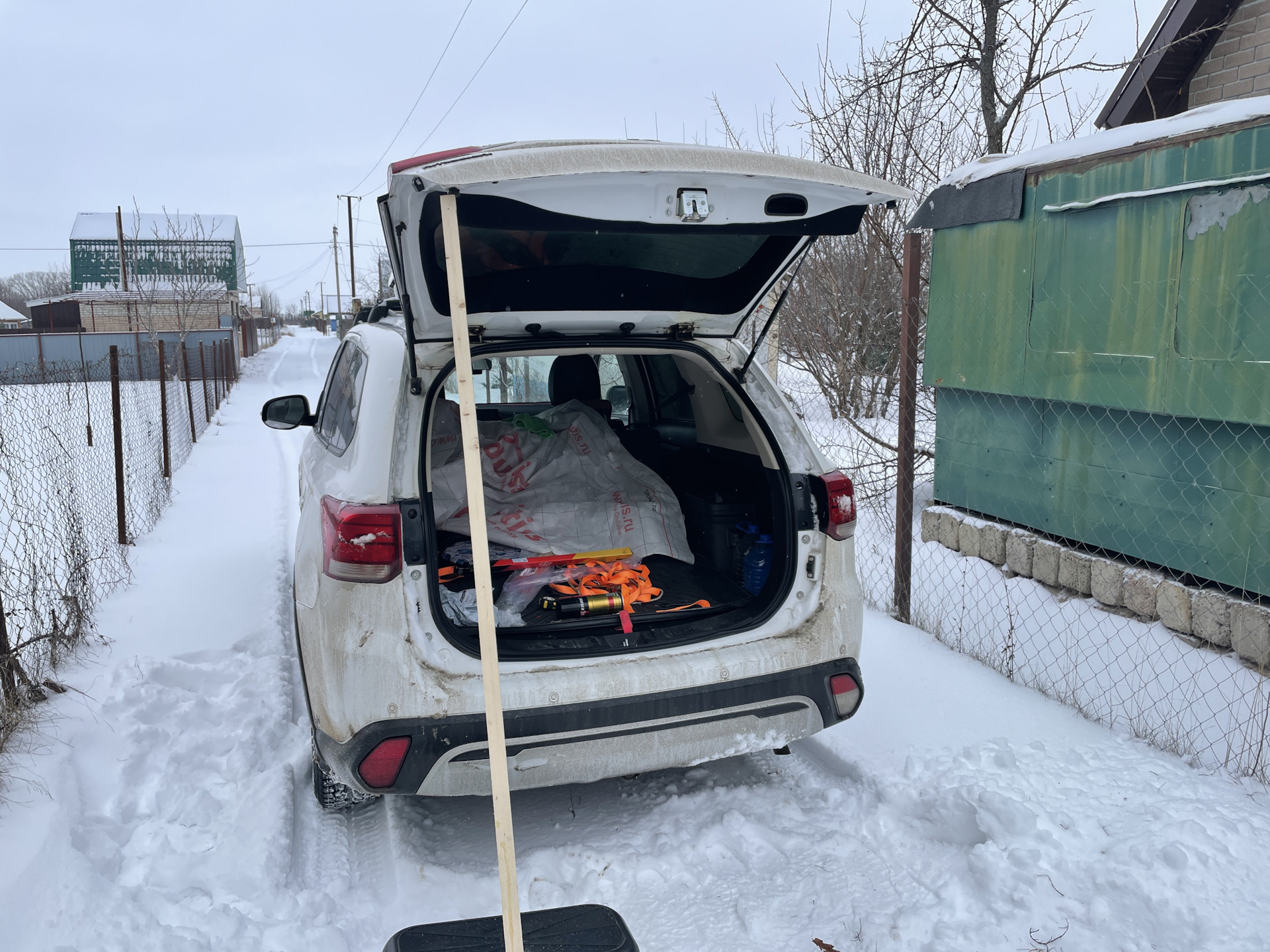 Газовые упоры в заднюю дверь, багажник — Mitsubishi Outlander (3G), 2 л ...