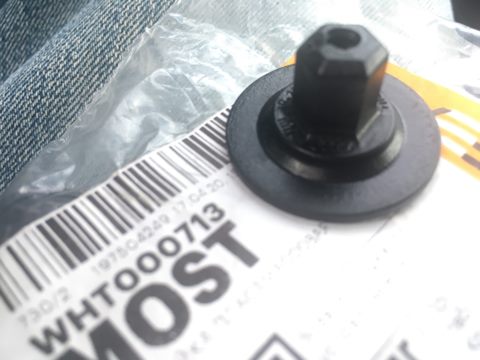 WHT000713 Гайка крепления деталей кузова / AUDI, SEAT, SKODA, VW VAG ...