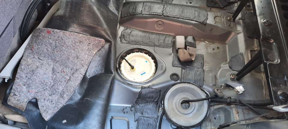 Поменял топливный фильтр — Toyota Highlander (XU20), 2,4 л, 2004 года ...