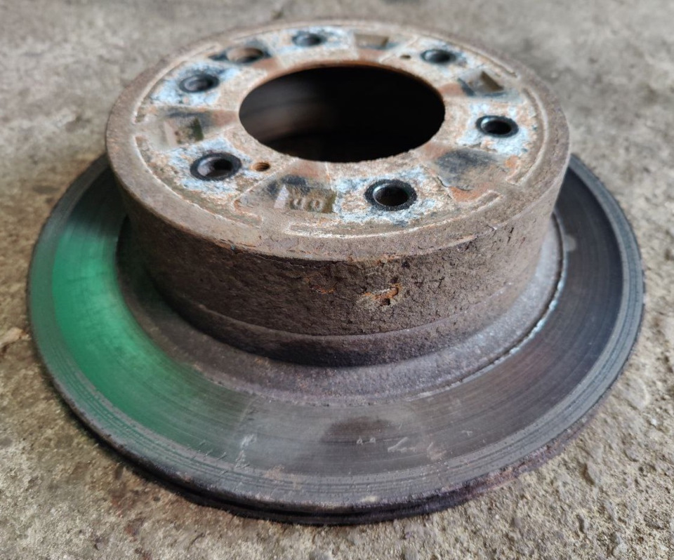 Приключение или замена задних тормозных дисков — Mitsubishi Pajero ...