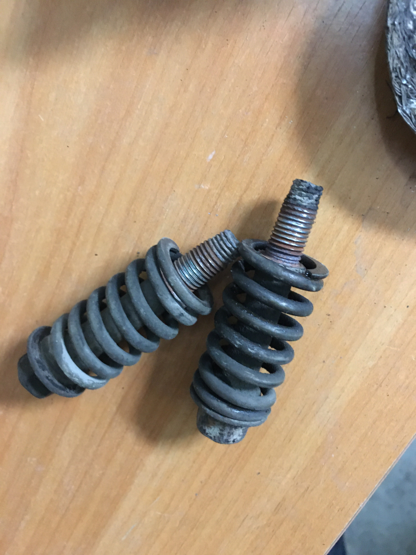 Замена уплотнительного кольца выхлопа или досвидания скрип. — Toyota ...