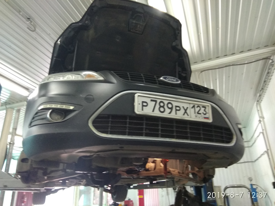 Задний сальник коленвала — Ford Focus Sedan II, 1,8 л, 2009 года ...