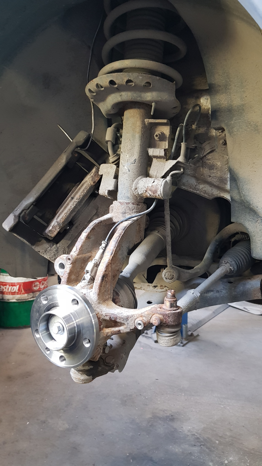 Замена передней ступицы колеса (SKF VKBA 6531) — Volvo XC70 III, 2,4 л ...