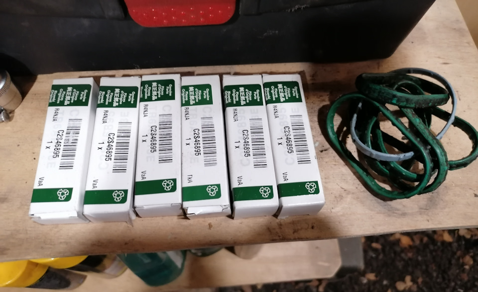 Замена свечей и ламп — Jaguar XF (1G), 3 л, 2011 года | своими руками ...