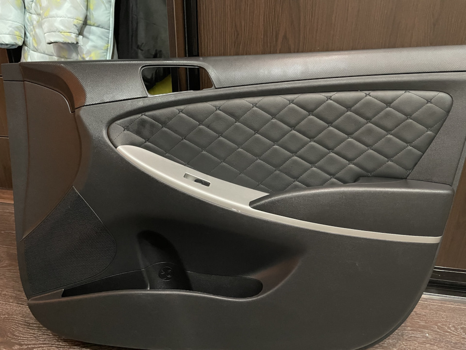 Вставки в дверные карты Экокожа ромб — Hyundai Solaris, 1,4 л, 2012 ...