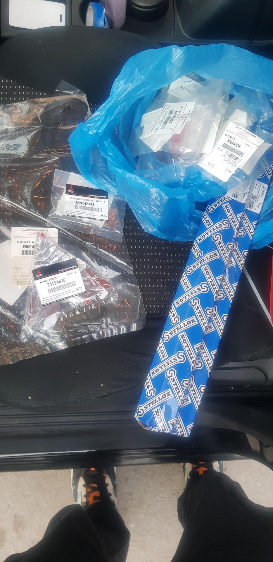 L200 | Газовые упоры кунга — Mitsubishi L200 (4G), 2,5 л, 2015 года ...