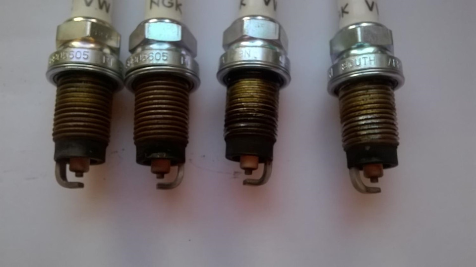 036905605 Свеча зажигания VAG | Запчасти на DRIVE2