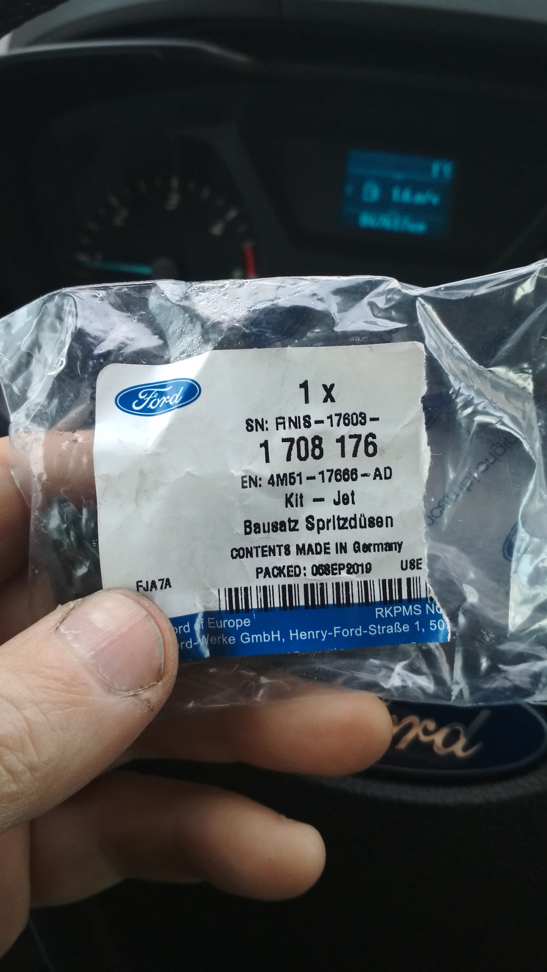 замена форсунок омывателя — Ford Tourneo/Transit Custom, 2,2 л, 2015 ...