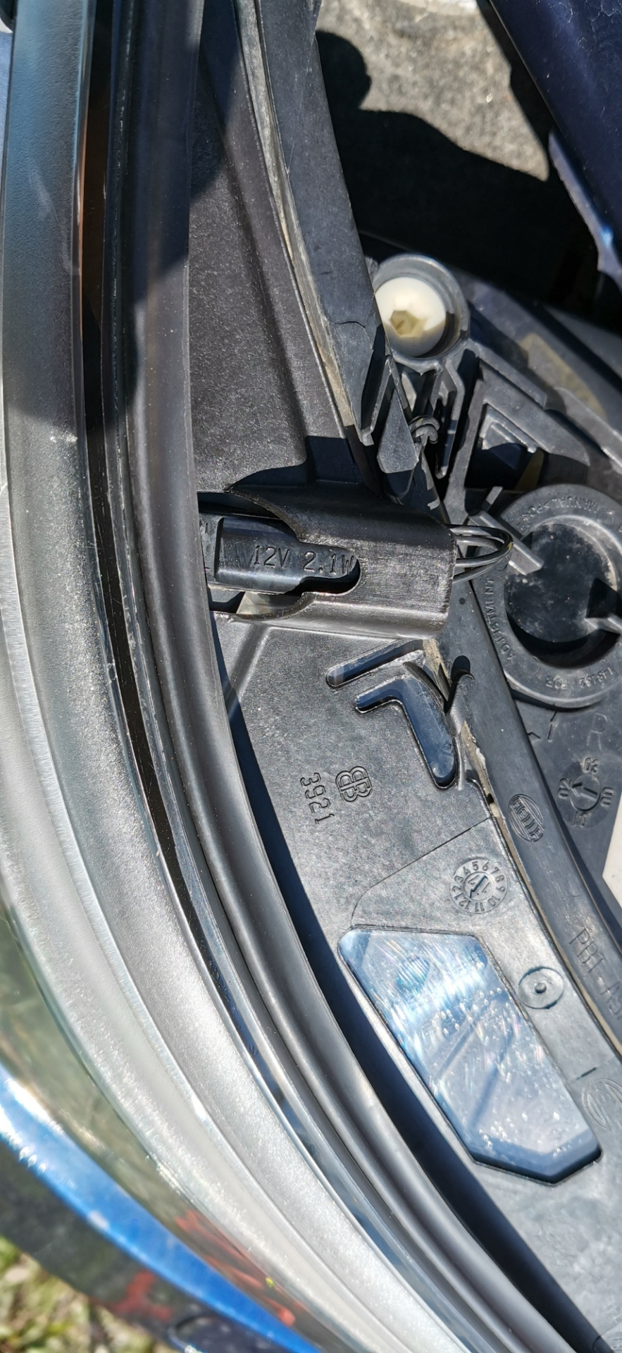 Замена уплотнителей фар — BMW 5 series Touring (E61), 2 л, 2009 года ...