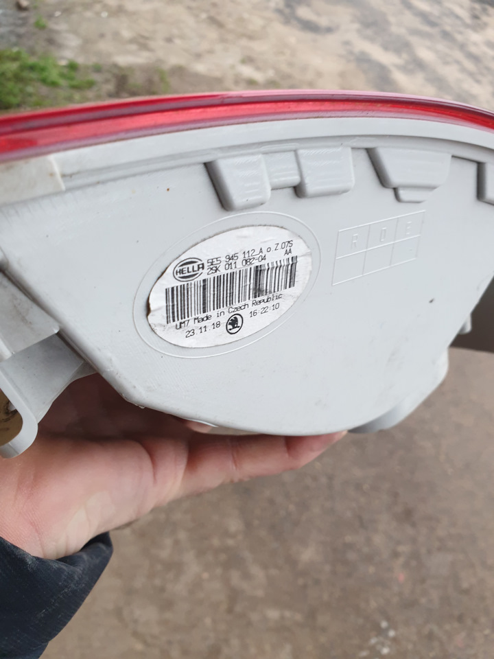 5E5945111A Фонарь задний левый / SKODA Octavia (Седан) 13~ VAG ...