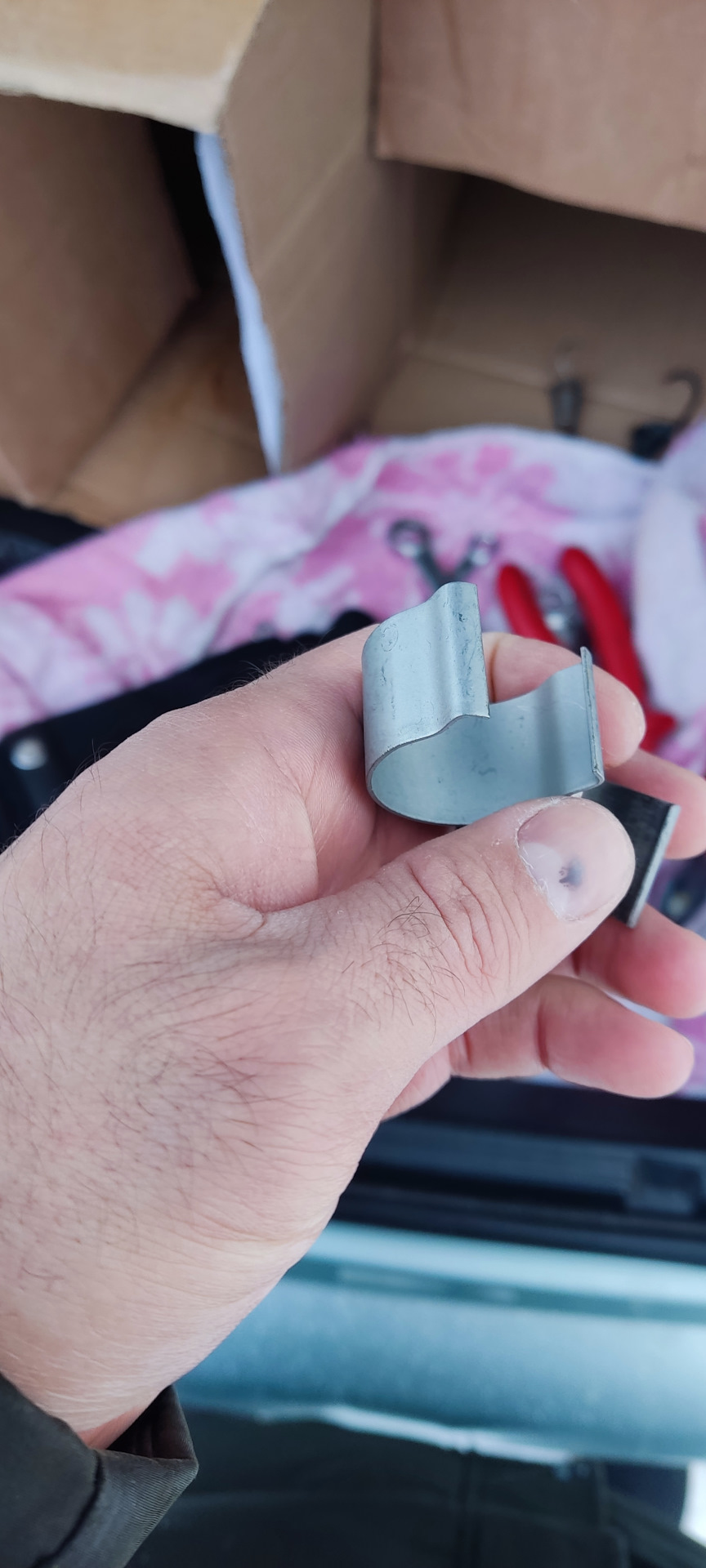 Втулка сервопривода и пружина люка бензобака — BMW 5 series (E39), 2,5 ...