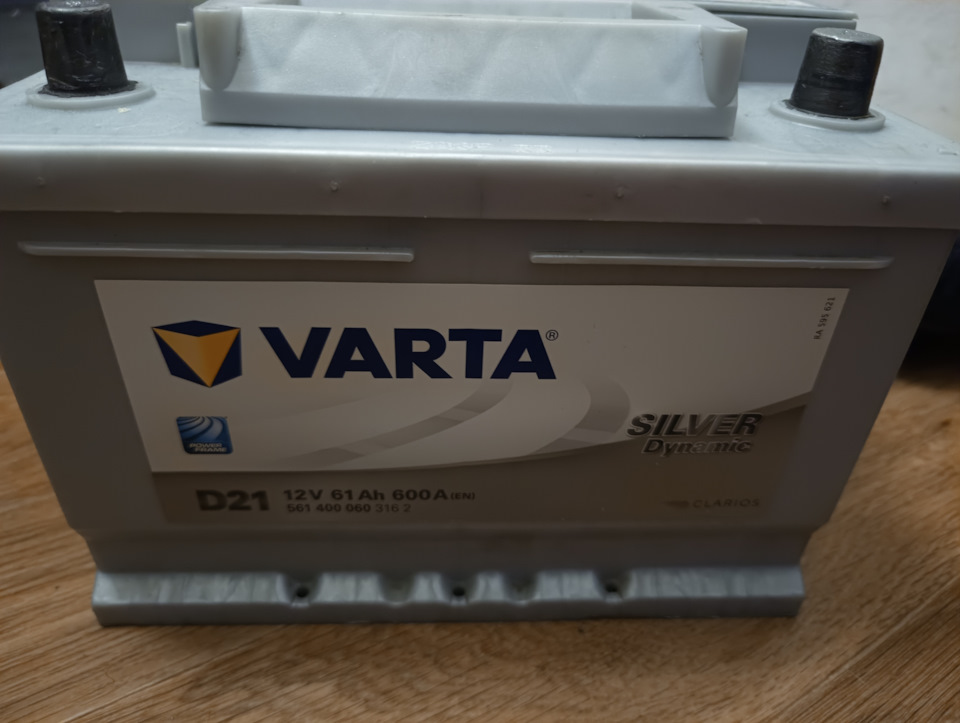 Зарядка аккумулятора varta silver dynamic D21, 61Ah — Nissan AD (Y11), 1,5 л, 1999 года ...