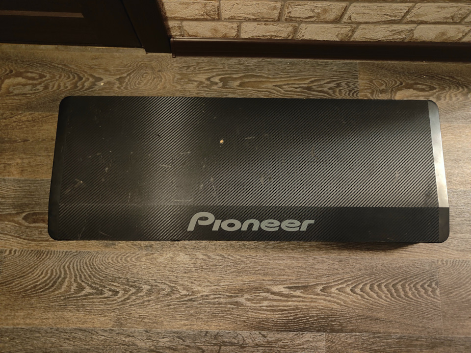 Плоский сабвуфер Pioneer TS-WX710A в багажник — Ford Focus III ST, 2 л ...