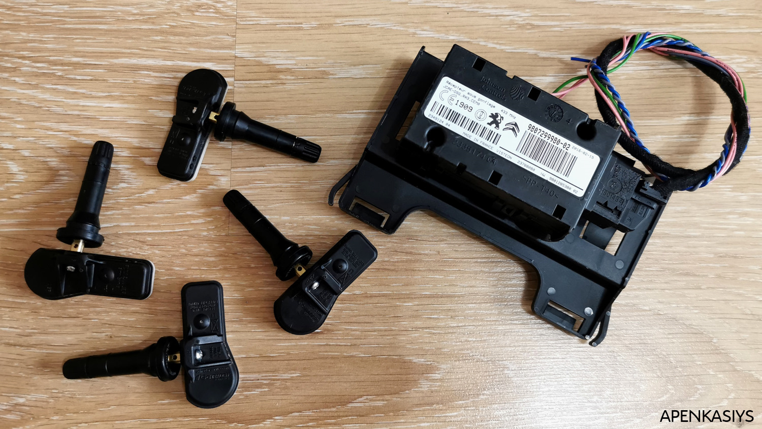 Установка системы прямого контроля давления в шинах или "Прикручиваем ...