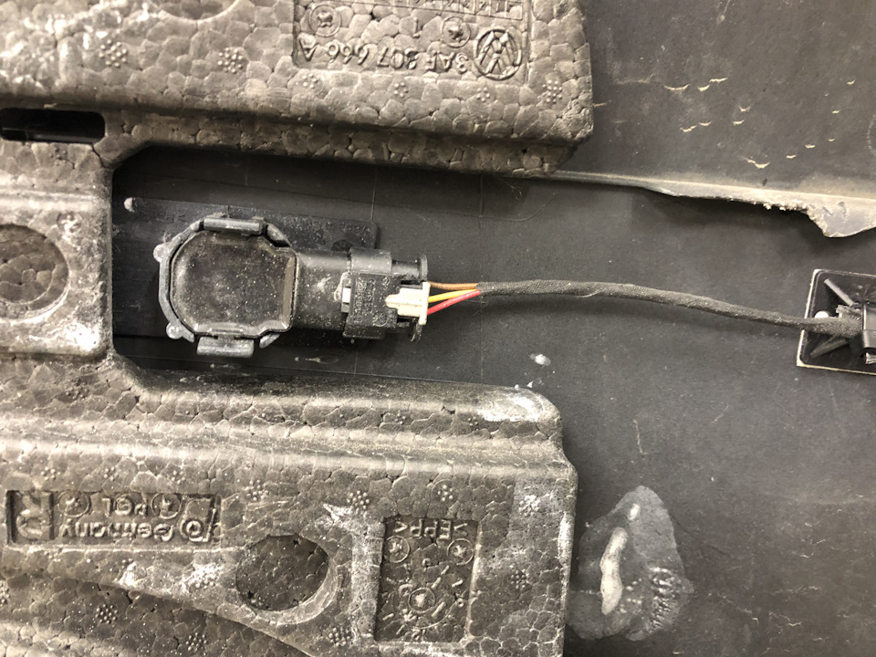 A0099974081 Втулка уплотнительная капота Mercedes | Запчасти на DRIVE2