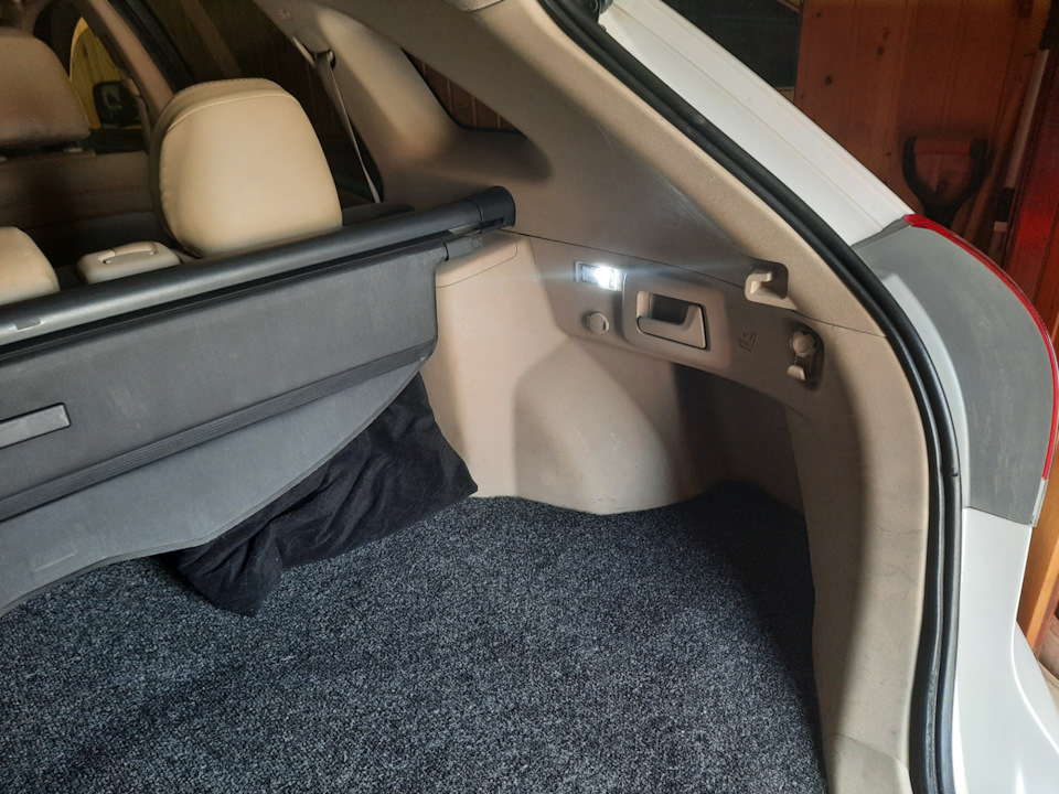 Добавил света в багажнике. Вежливое реле поворотов. — Toyota Venza (1G ...