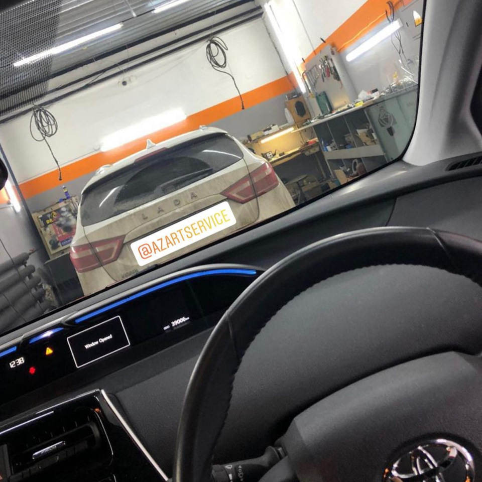 Toyota Prius 2016 — бронирование лобового стекла — АвтоАзарт на DRIVE2