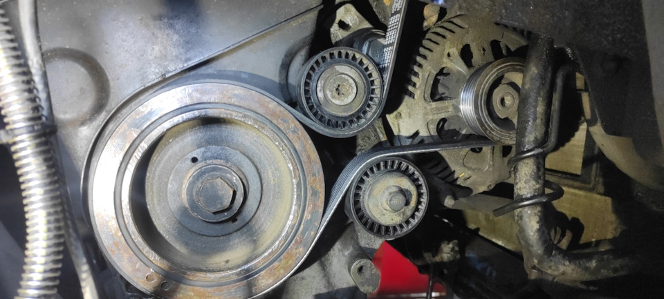 Замена ремня генератора, подкрылки и тяга подушки мотора — Peugeot 806, 1,9 л, 1997 года ...