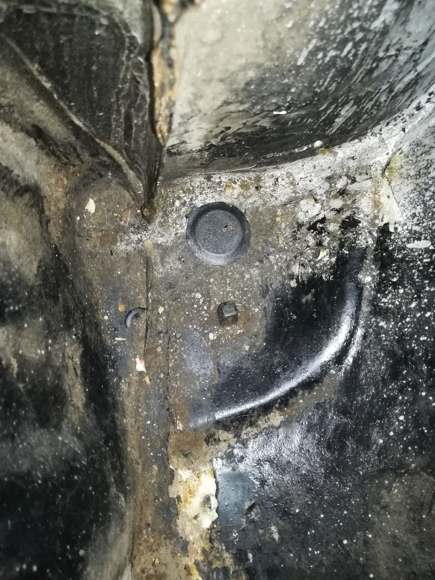 Заглушки технологических отверстий — Toyota Mark II (90), 2,5 л, 1993 ...