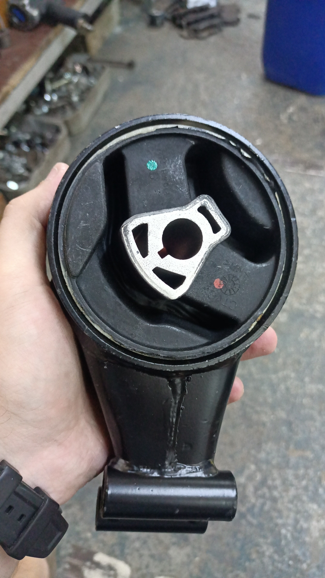 Замена подушки АКПП — Opel Insignia (1G), 2 л, 2009 года | визит на ...