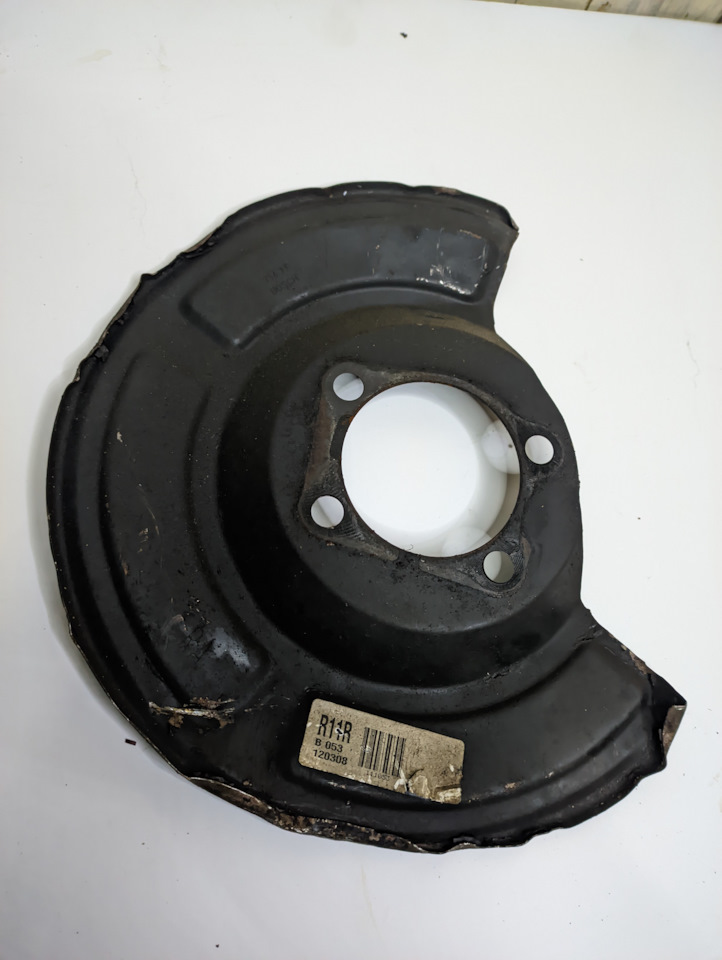 Детали крышки багажника Avensis 270 седан на Toyota Avensis III. Б/у ...