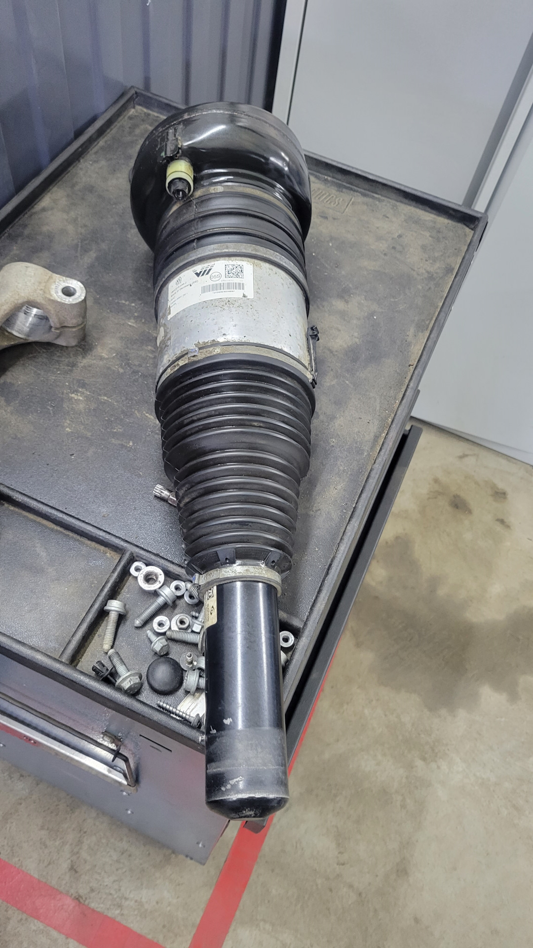 Пневмостойка AUDI Q7 4m ремонт/замена?! — Audi Q7 (2G), 3 л, 2016 года ...