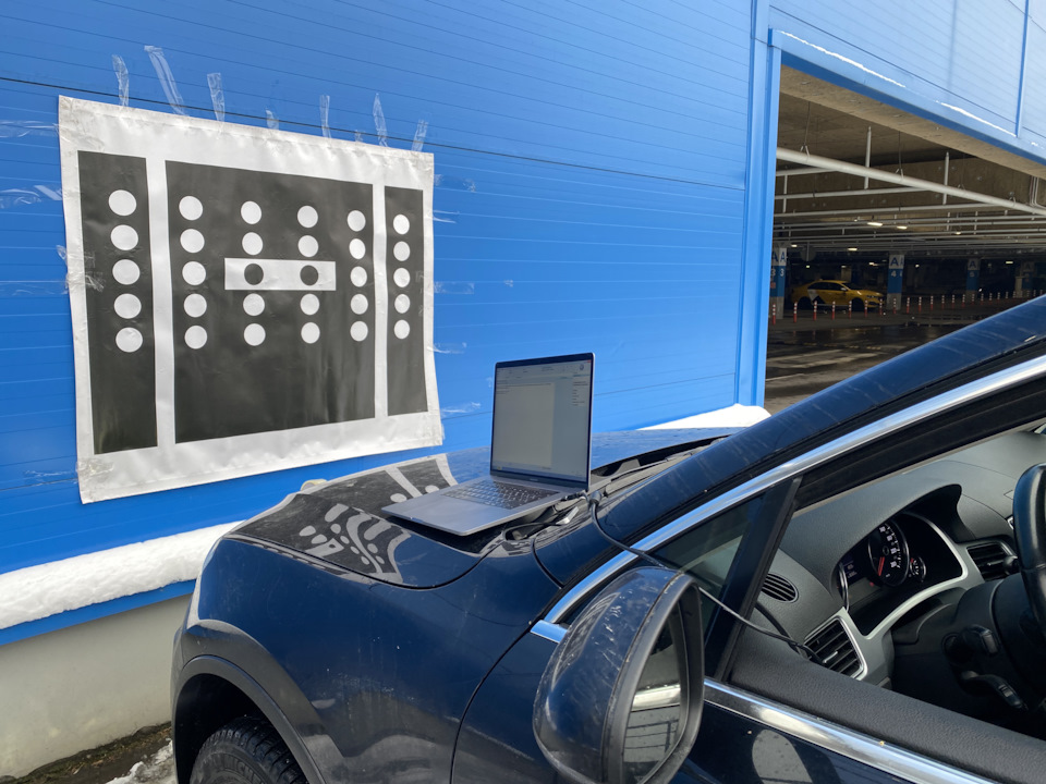 Нештатная установка камеры ассистентов — Volkswagen Touareg (2G), 3 л ...