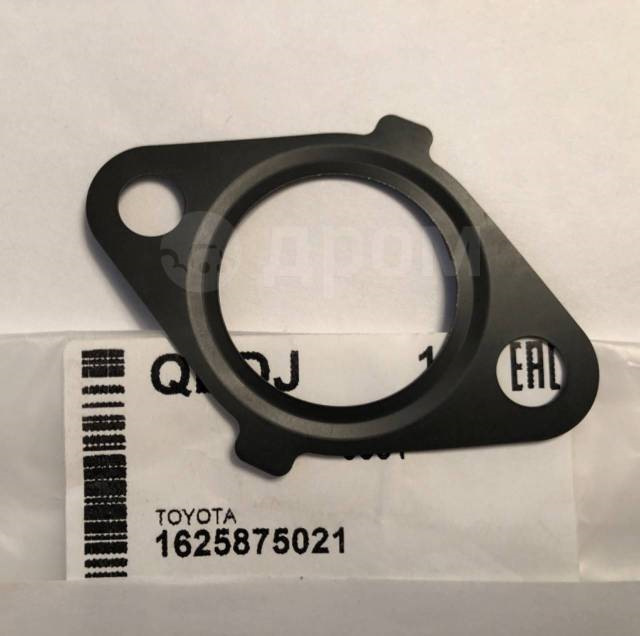 Замена трубки помпа — печка на двигателе 2 TR-FE — Toyota Fortuner (1G ...