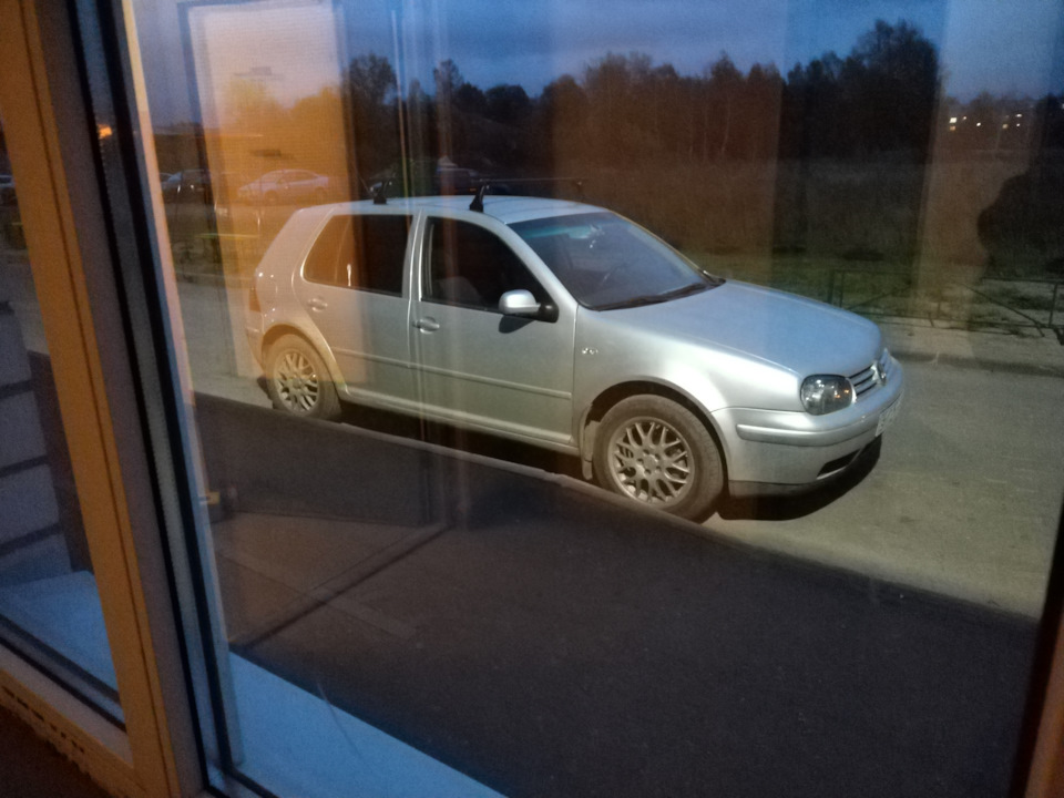 Багажник на крышу — Volkswagen Golf Mk4, 1,6 л, 2001 года | аксессуары ...