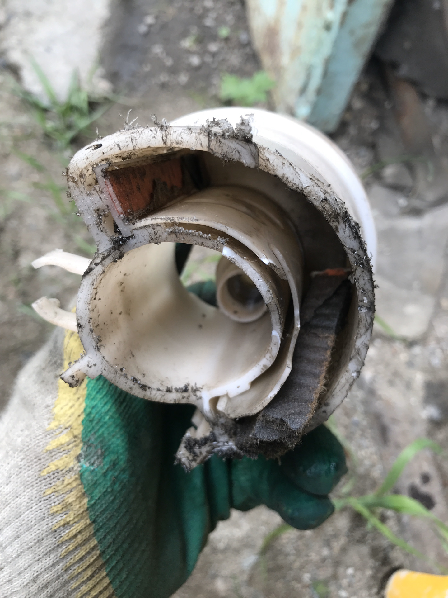 Замена топливного фильтра — Mitsubishi Pajero (4G), 3 л., 2006 года ...