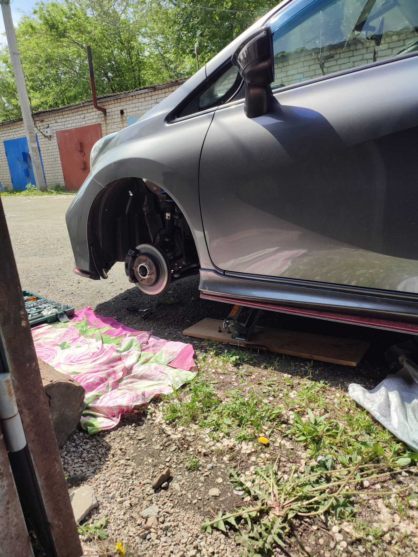 Тормозные колодки — Nissan Note (2G), 1,2 л, 2015 года | расходники ...