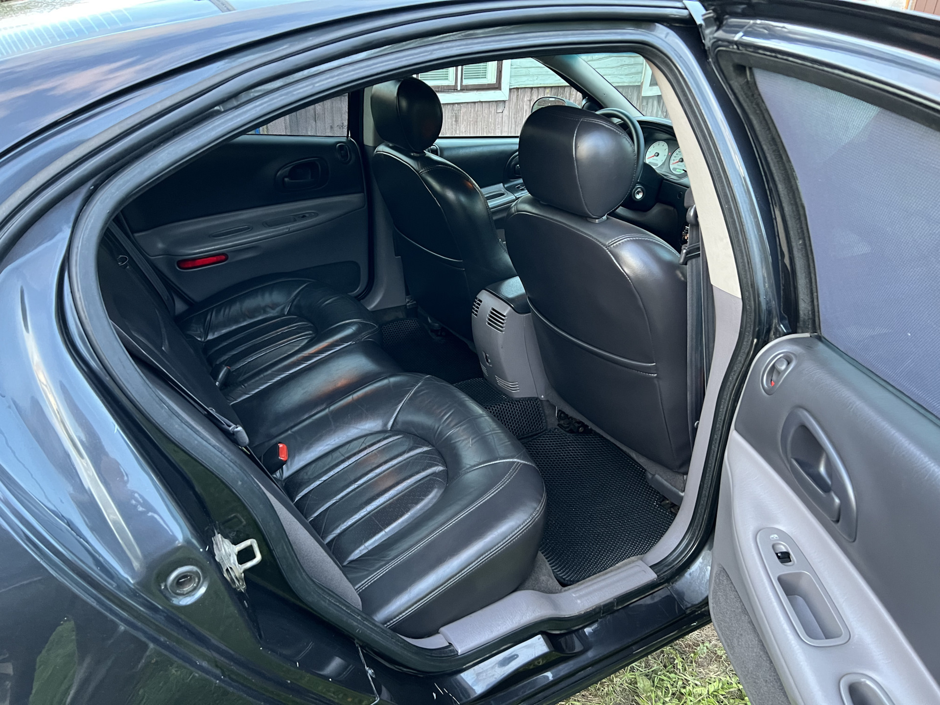 Просто фото — Dodge Intrepid II, 3,2 л, 2000 года | фотография | DRIVE2