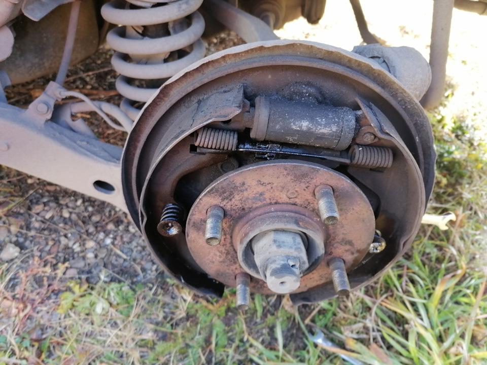 Тормоза придумали трусы, но без них как-то оч… — Nissan Expert (W11), 1 ...