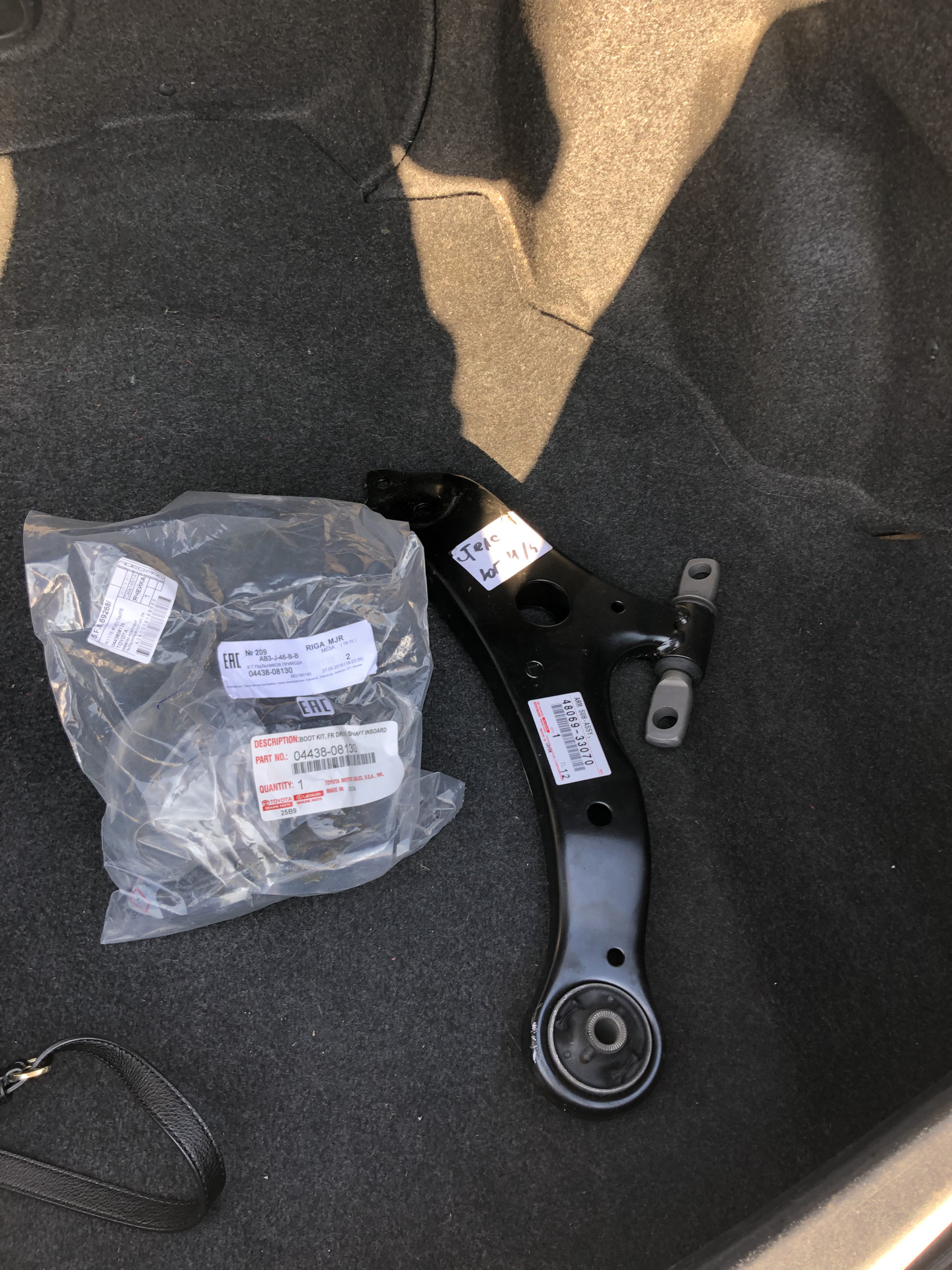 Приехал Рычаг и пыльник правого внутреннего шруса Orig — Toyota Camry ...