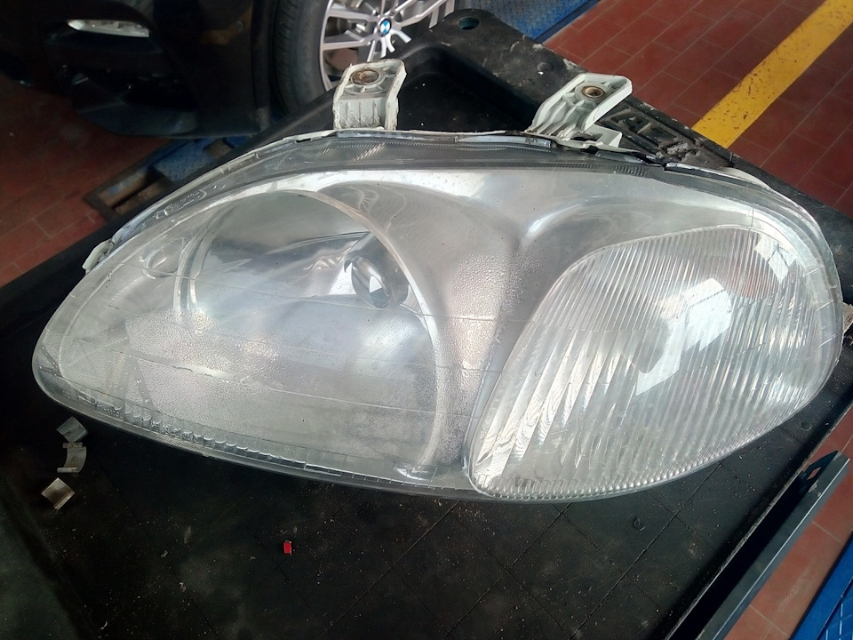 Покраска масок фар — Honda Civic Hatchback (6G), 1,5 л, 1997 года ...