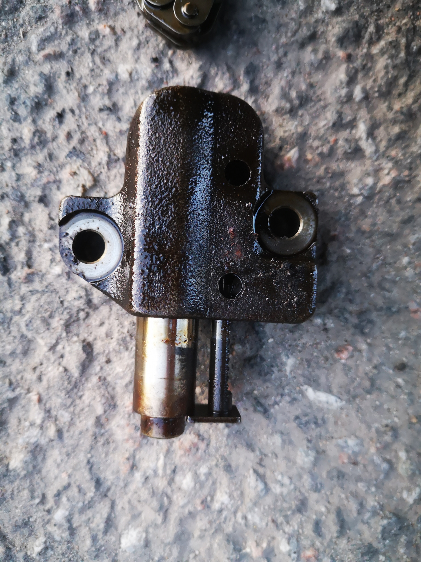 Цепь, вытянутая цепь. И разумеется ее замена. — Ford Mondeo III, 2 л ...