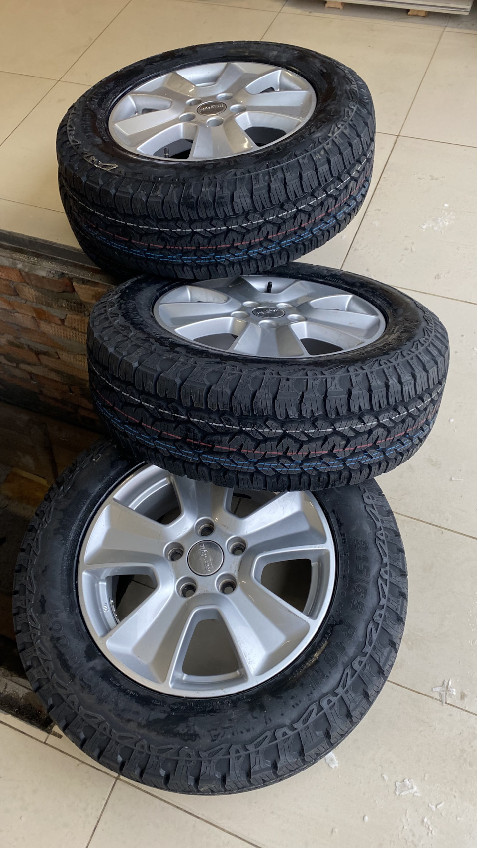 Обновил резину к лету) — Renault Duster (1G), 1,5 л, 2018 года ...