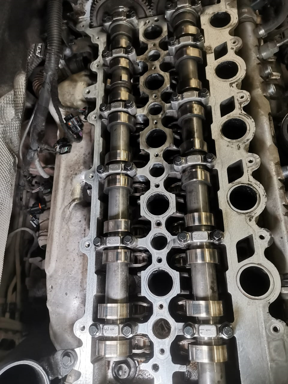 Замена прокладки клапанной крышки, задних тормозов с жижей + ТО — Volvo ...