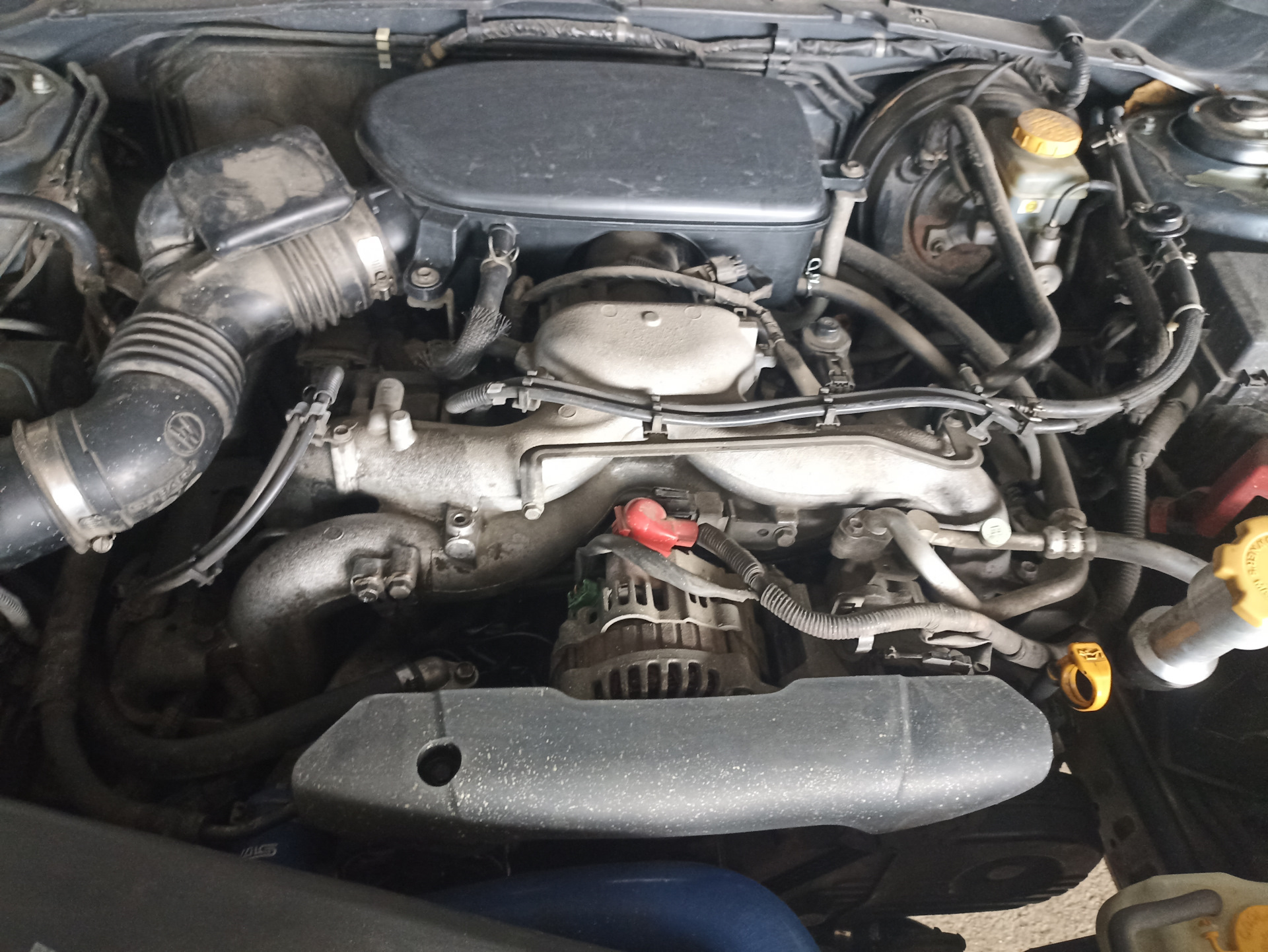 Патрубок/трубка вентиляции картерных газов замена — Subaru Forester (SH ...