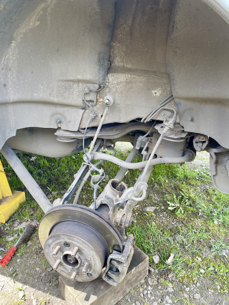 Опоры задних амортизаторов — Land Rover Freelander 2 (L359), 2,2 л ...