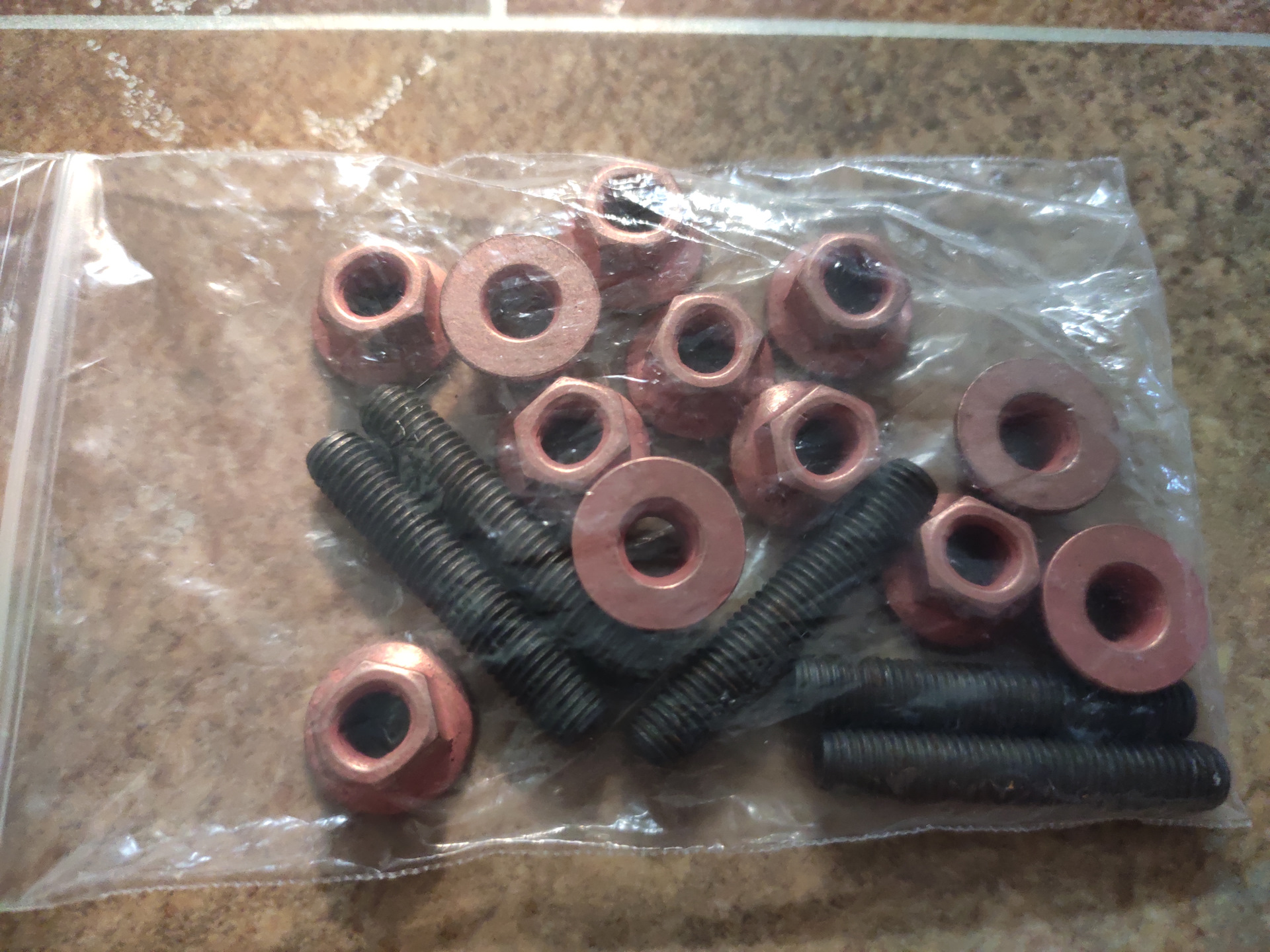 Двигатель n42, сальник коленвала, болты грм, и гайки/шпилики колектора ...