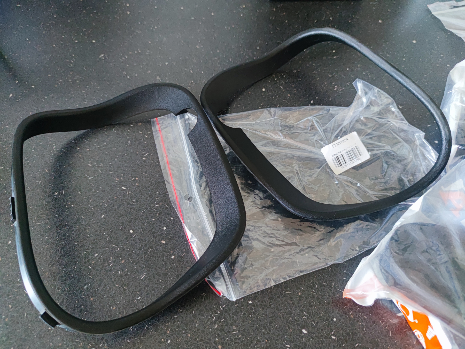 Оригинальная выхлопная система 4.6is (+ прочие запчасти и чистка ...